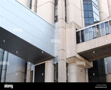 Geometric Angular Concrete Building With Walkways Stock Photo Alamy