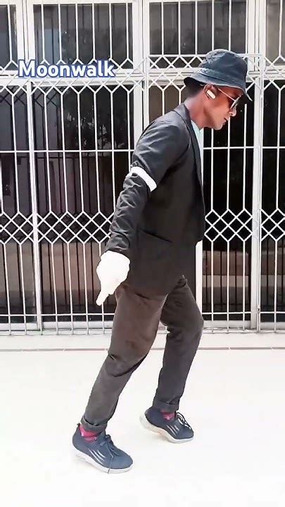 Michael Jackson moonwalk and dance 😎🕺#studio #youtube #mjlove - YouTube