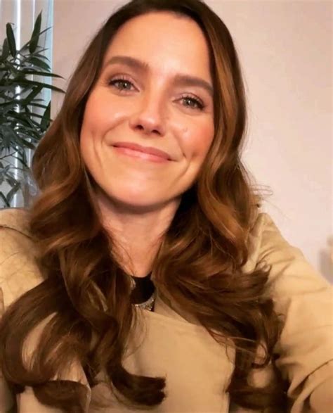 Pin By Thomas Bishop On Sophia Bush Sophia Bush Tracy Spiridakos