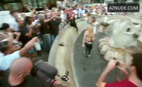 Shakira Bikini Scene In Loca AZNude