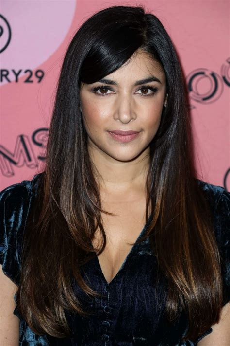 Hannah Simone R Celebs