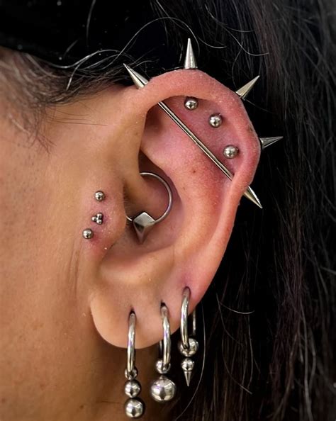 Pin De Rori Stone En Icyyyy En 2025 Arete En La Oreja Joyería Para