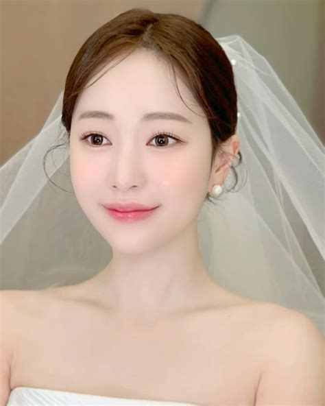 웨딩헤어에 있는 Ahyem님의 핀 웨딩 메이크업 신부 머리 웨딩 헤어스타일