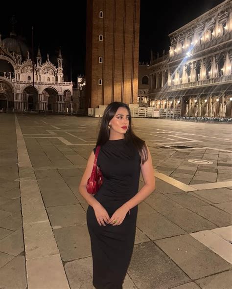 Valeria Conca Valeriaconca E Il Rossetto Rosso Se Vesti D Instagram