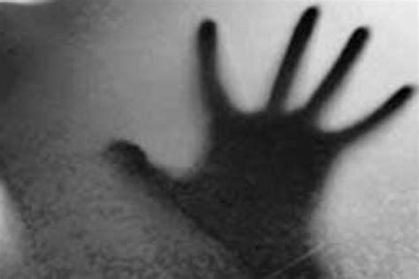 75 හැවිරිදි අපහසුතාවයෙන් පෙළෙන වයෝවෘද්ධ මාතාවකට පුද්ගලයෙක් ලිංගික අතවර කිරිමට තැත් කරලා ගගන