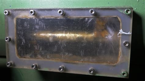 냉각 물 컨테이너입니다 플라스틱 물 파이프 공장 제조입니다 물과 공기 압력의 사용과 기계 도구에 플라스틱 튜브를 만드는 과정 개성 개념에 대한 스톡 사진 및 기타 이미지