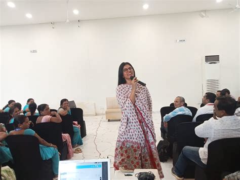 Minal Karanwal On Twitter Only Right Way To Orate Laugh Make The