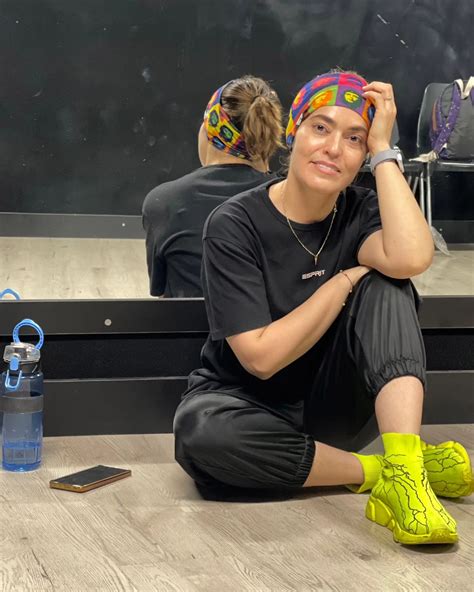 هر که رنجی برد، گنجش شد پدید Sara Fathiسارا فتحی