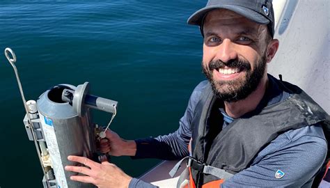 Biological Oceanographer Studies Carbon Dioxide Removal