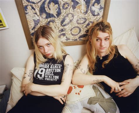 Introducing Momma The New York Act Striving For 1990s Rock Stardom