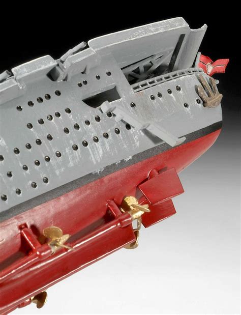 German Aircraft Carrier Graf Zeppelin 1720 Plastic Model Kit 05164