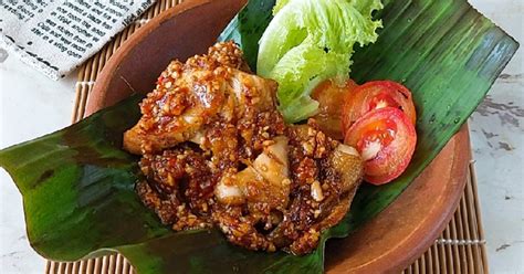 Resep Ayam Gepuk Ala Pak Gembus Oleh Nidarudi Cookpad