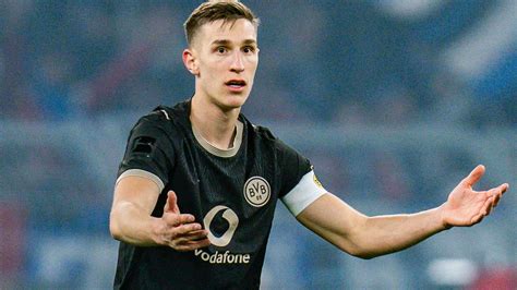 O Bvb Enfrenta Um Grande Dilema Nico Schlotterbeck Teria Recebido Uma