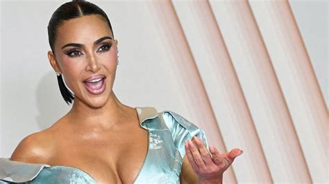 ‘six Times White House Robust Kim Kardashians Claim Moon Landings