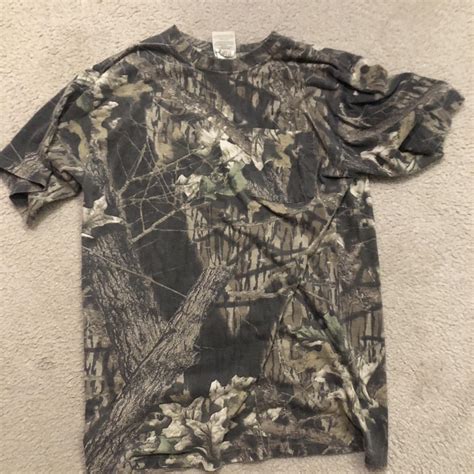 men s khaki and brown t shirt depop