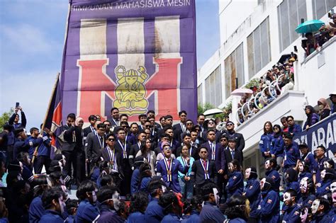 Semarak Arak Arakan Warnai Parade Wisuda April Itb 2025 Institut