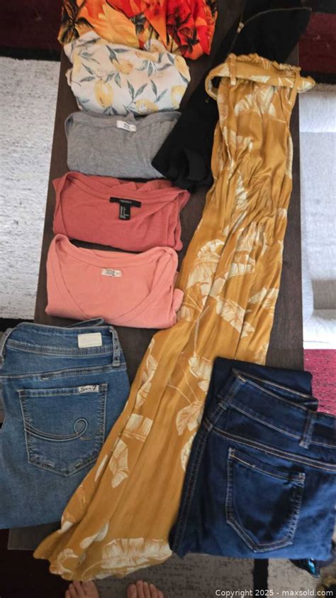 Women S Apparel Assortment 10 Pieces Maxsold
