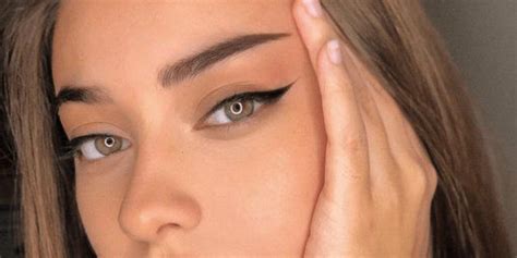 آموزش کشیدن ۲ مدل خط چشم دخترانه نازک