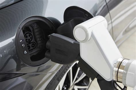 현대차·기아 인천공항서 Ai 기반 ‘전기차 자동 충전 로봇 기술 실증 추진