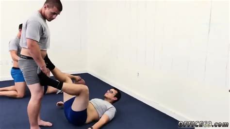 Naked Chinese Straight Male Gay Model Video Does Nude Yoga Motivate More Than Roasting