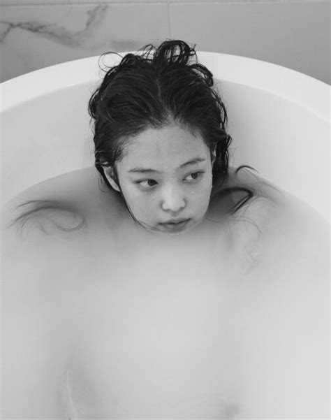 Blackpinks Jennie Stuns In Bold And Topless Photoshoots Koreaboo