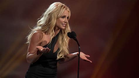Britney Spears Zingt Weer Maar Optreden Lijkt Er Nog Niet In Te Zitten