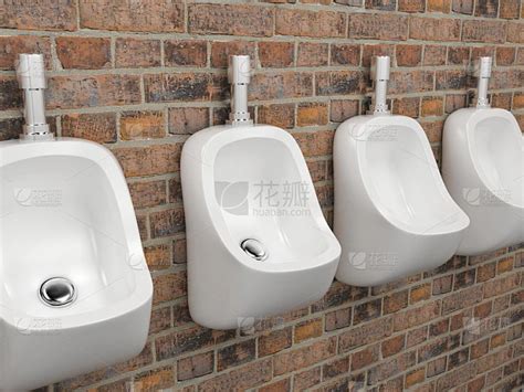 白色陶瓷小便器。在古老的红砖墙上。公共厕所。3 D渲染图素材 花瓣网