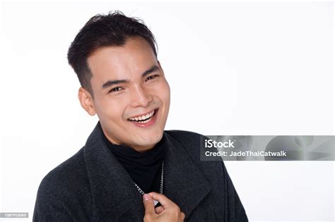 20 대 아시아 대학 학생 남자 검은 머리 흰색 검은 셔츠의 반 몸 그림 얼굴 감정적인 20 29세에 대한 스톡 사진 및 기타 이미지 20 29세 360도 촬영 개념