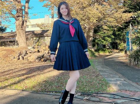 松村沙友理、美脚あらわなセーラー服姿に反響！ 「現役と変わらない」「世界一の美人高校生ですね」 All About ニュース