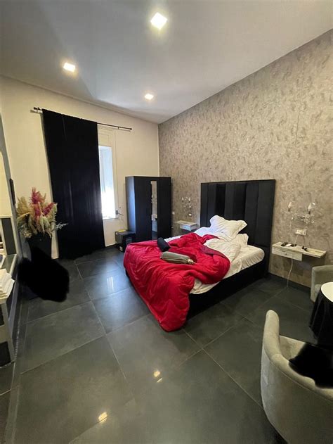 Beb Al Numero 15 Desde 1 427 Nápoles Europa Italia Opiniones Y Comentarios Hotel