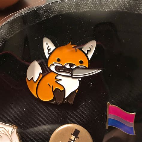 Just Picked Up My Raysknife Emote Pin From Hot Topic Rraysfire
