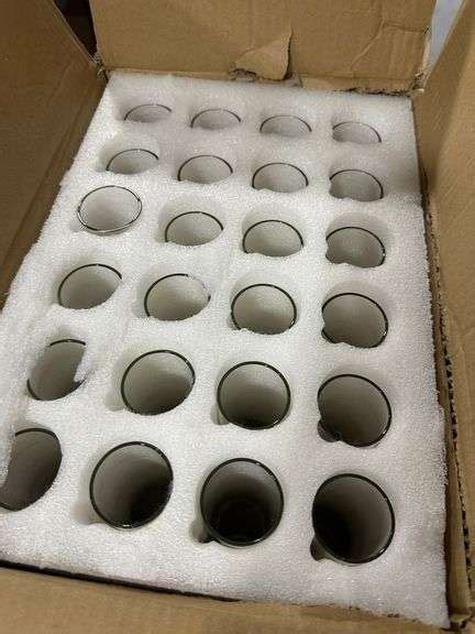 24 Glass Round Tubs Lambrecht Auction Inc