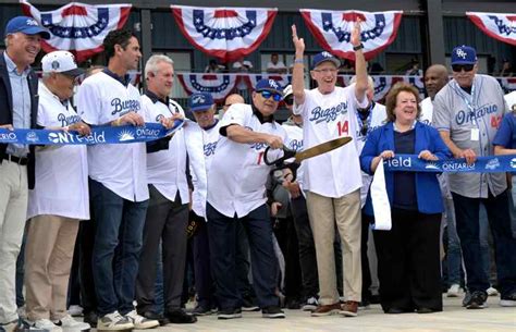 Ontario Tower Buzzers Celebrate New Stadium Fall To Lake Elsinore