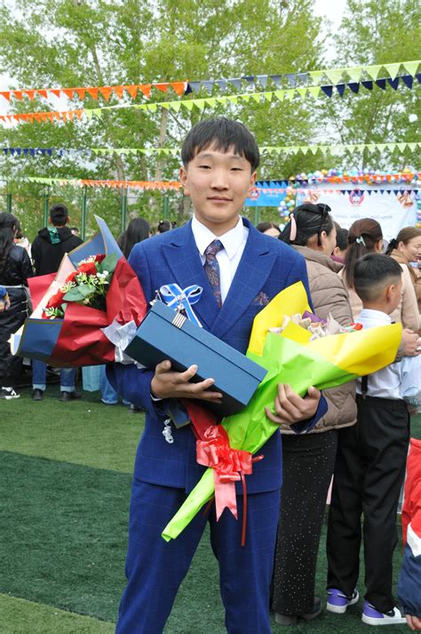 Спорты Спортын төрөлжсөн сургалттай Эрдэнэмандал сургууль