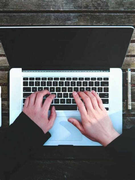 How To Clean Macbook Air Keyboard Howtoitech Com