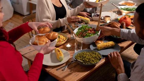 15 Middle Class Habits The Upper Class Secretly Admires The Queen Zone