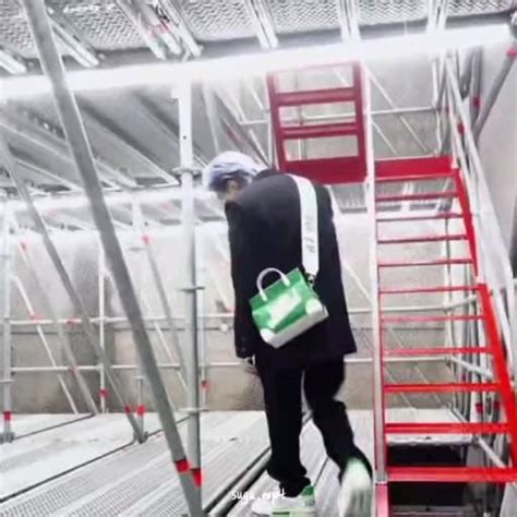 Adila Zaini Adlı Kullanıcının Bts Panosundaki Pin Video