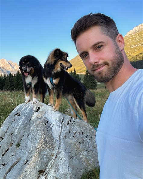 Camping Days With My Two Boys 🐶🐶🚌 I Havent Had A Cell Phone Signal