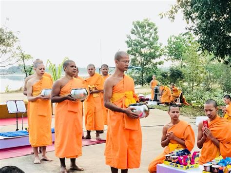 คณะสงฆ์คือเนื้อนาบ โรงเรียนเตรียมพุทธศาสตร์ เขาแก้วเสด็จ