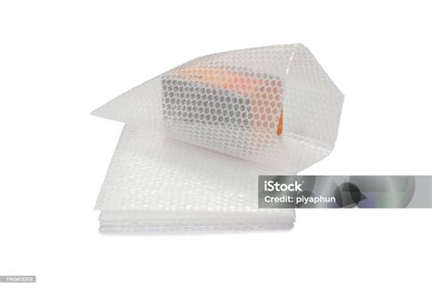 버블 랩 보호 제품에 대 한 금이 또는 전송 격리 하는 동안 보험 0명에 대한 스톡 사진 및 기타 이미지 0명 가리기 기포 Istock