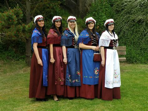 Faroese Girls Wearing The National Faroese Costume Minnisvarðin Vágur