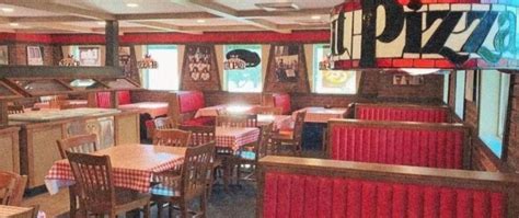 Go Back In Time With These 80s Pizza Hut Photos