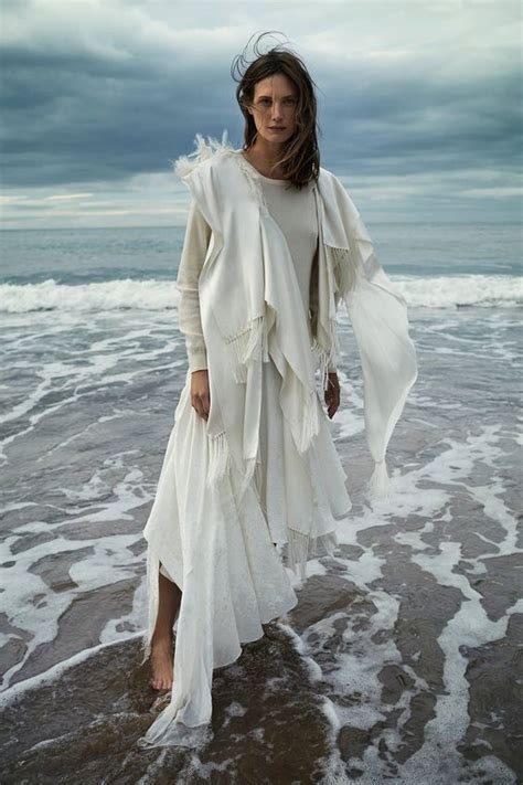 Pin By The Assemblage Style On Au Naturale Summer 20 Editorial