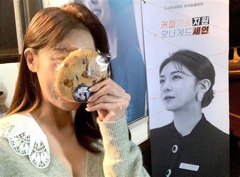 하지원 40대 중반인데 햇살 같은 청순미쿠키로 가려지는 작은얼굴 Ten★