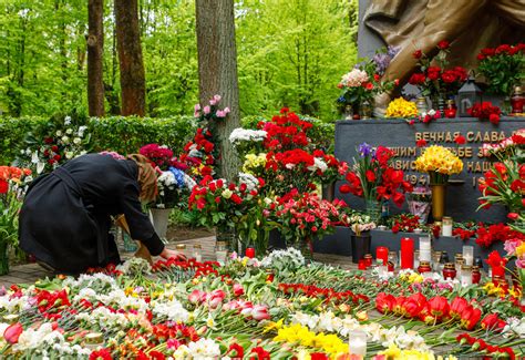 Pokrovas Kapi 9 Maijā Foto Nra Lv