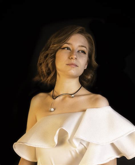 Laura Moisa Despre Stil și Bucuria De A Crea Bijuterii Asociatia