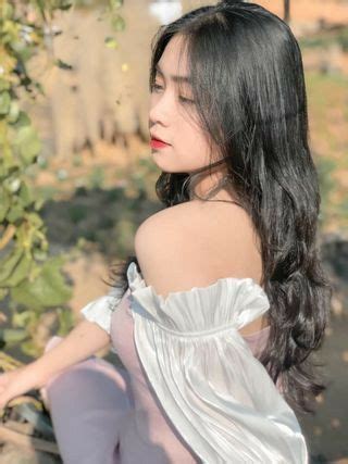 Ghim của Sang ꪜ trên Vitamin Gái Xinh Phụ nữ Nữ thần Con gái