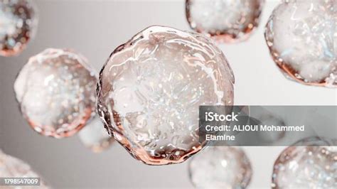 물에 있는 화장품을 위한 에센셜 오일 버블 황금 액체 거품 유체 흐름 콜라겐 원자 부동 보습 크림 스킨 세럼 비타민 뷰티 컨셉 3d 렌더링 3차원 형태에 대한 스톡 사진 및