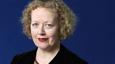 Novelist Lucy Ellmann Fills 1 000 Pages With One Long Sentence