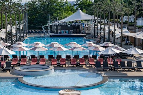 주말에 즐기는 호캉스 물놀이와 함께 다양한 경험을